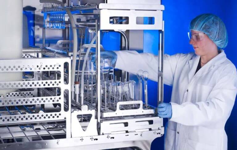 Cluster consolidation strategies for solid oral forms in multi-product ...